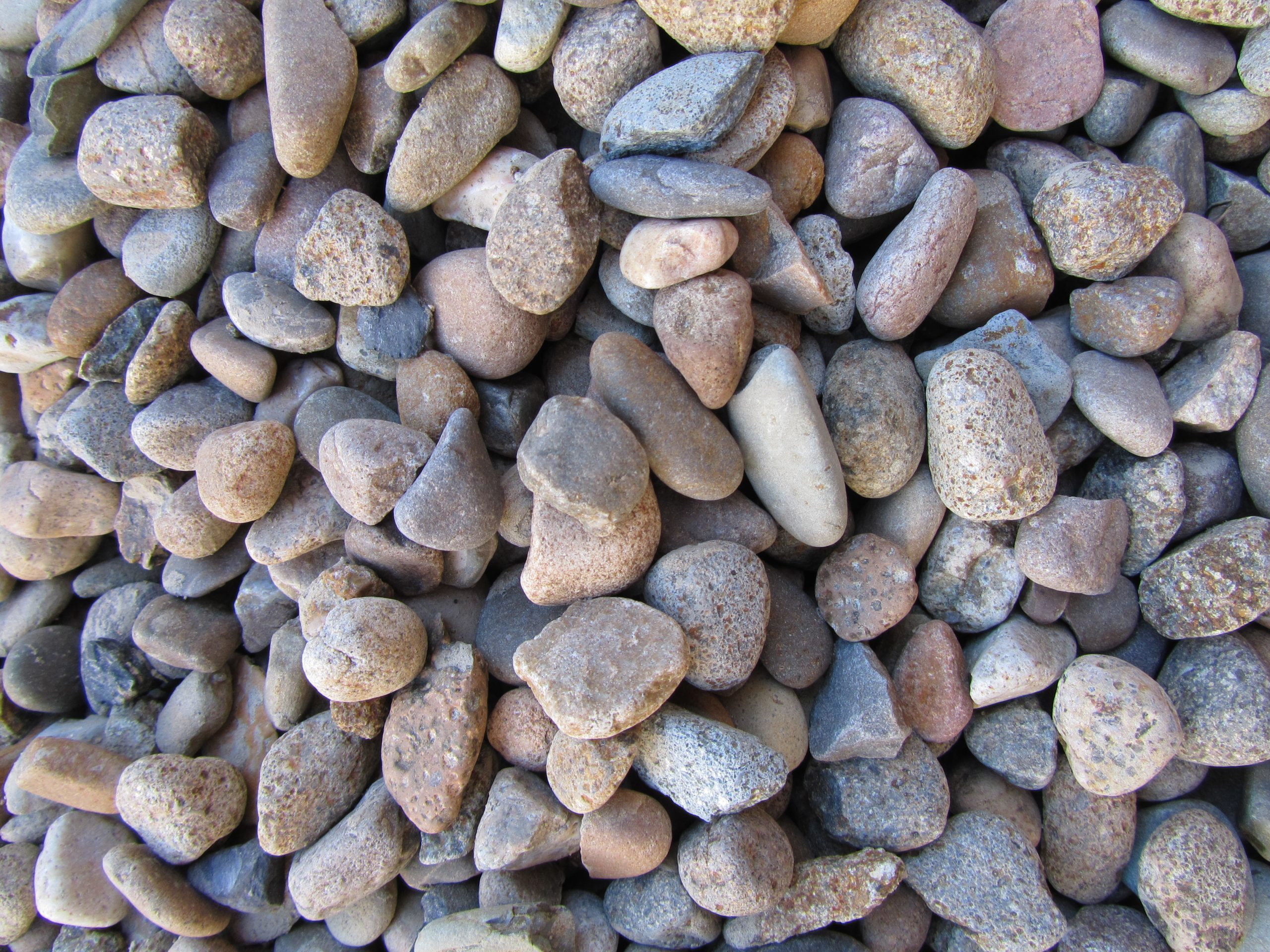 River & Cowra White Pebbles Stone Matraville NSW - Skippens Landscape ...
